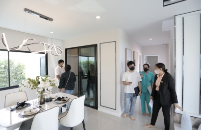 ภาพบรรยากาศเปิดจอง โครงการ เดอะพาโนคลาสเซ่ | EC Group